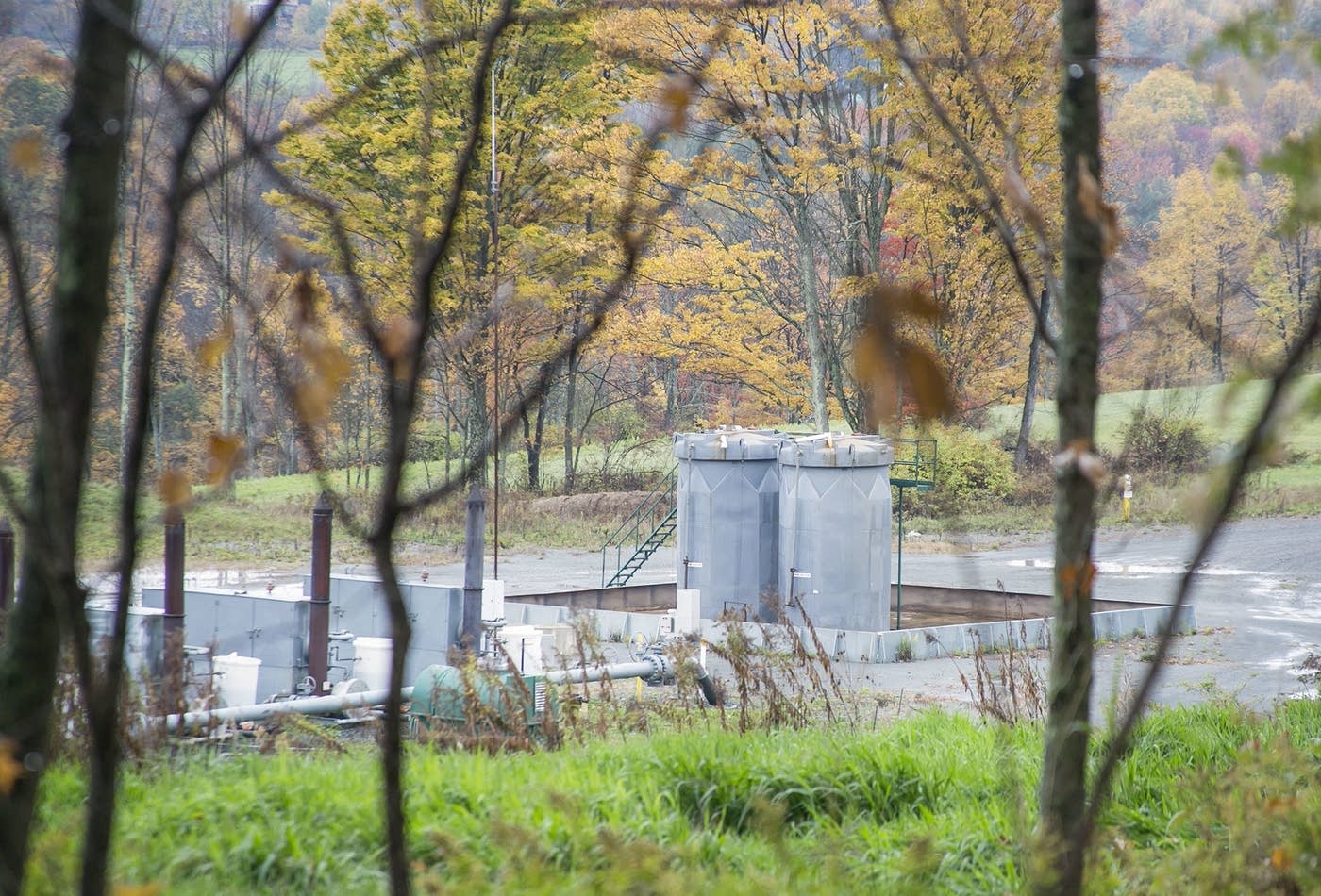 EPA's late changes to fracking study downplayed risk of polluted ...