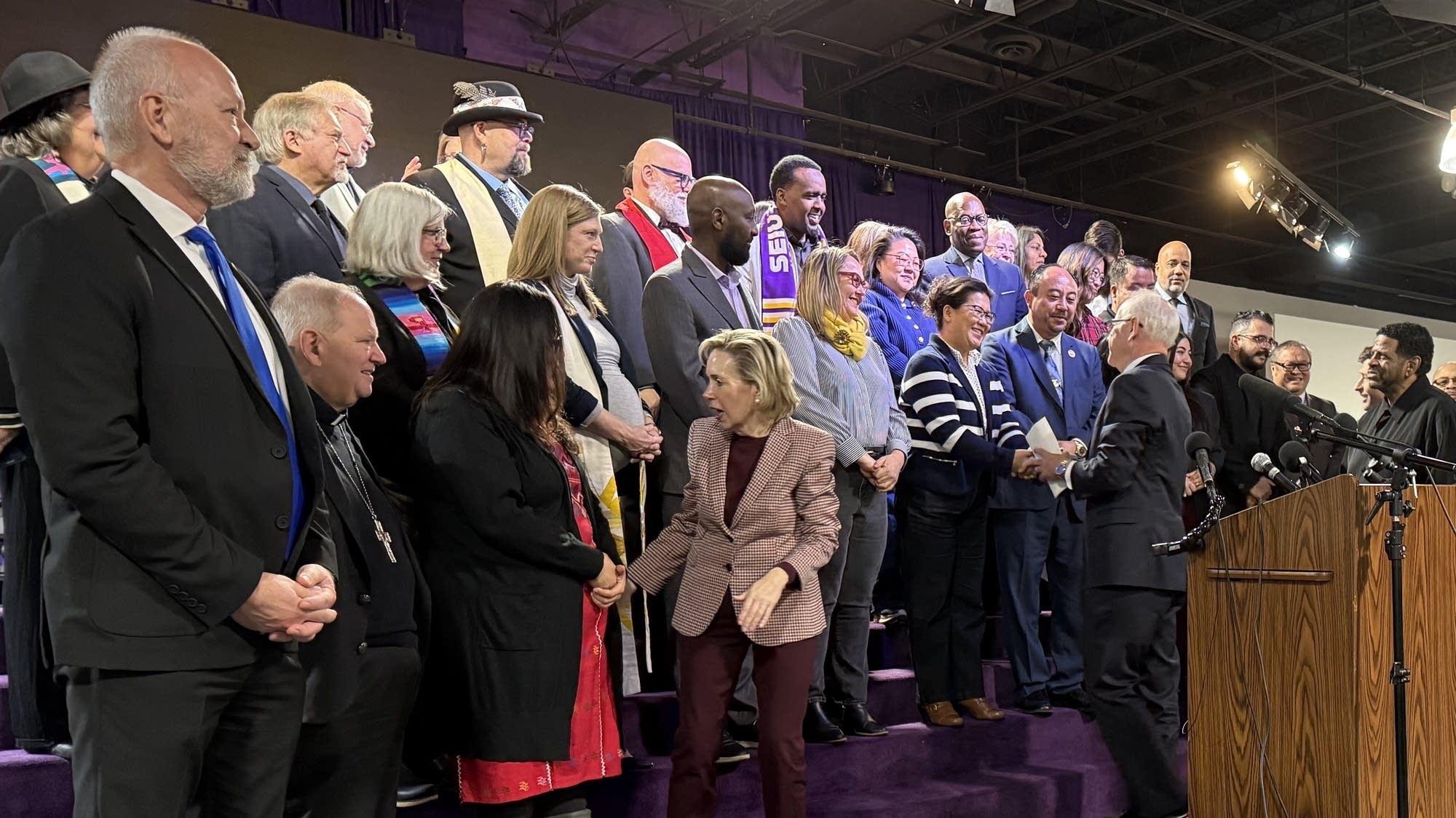 Minnesota leaders condemn ICE for immigration actions as operation goes ...