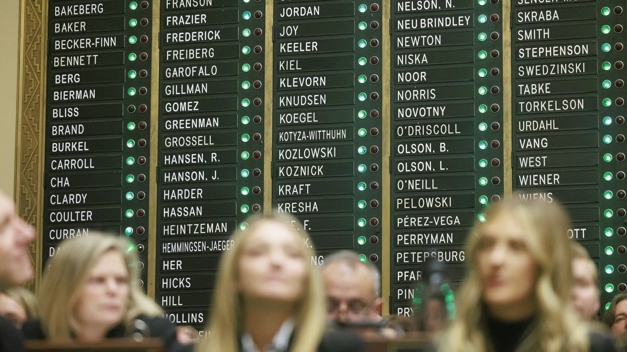 Mini-tax bill moves fast at Capitol, but big breaks will wait | MPR News