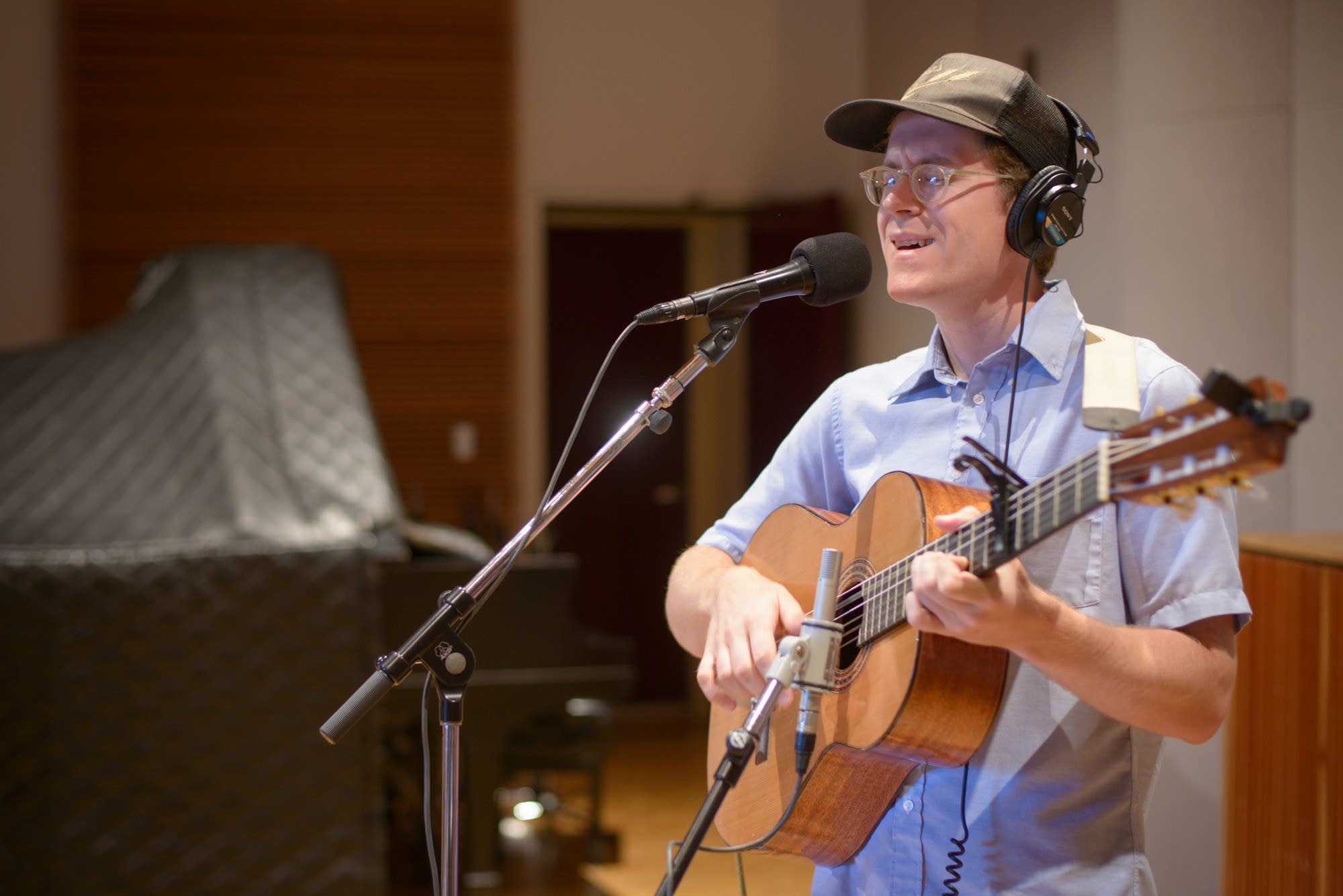 The Daredevil Christopher Wright performs in The Current studios