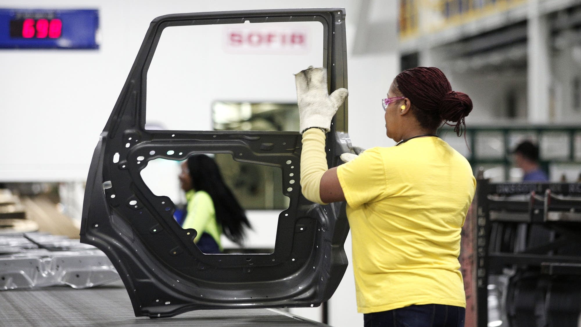 High stakes in automaker labor negotiations