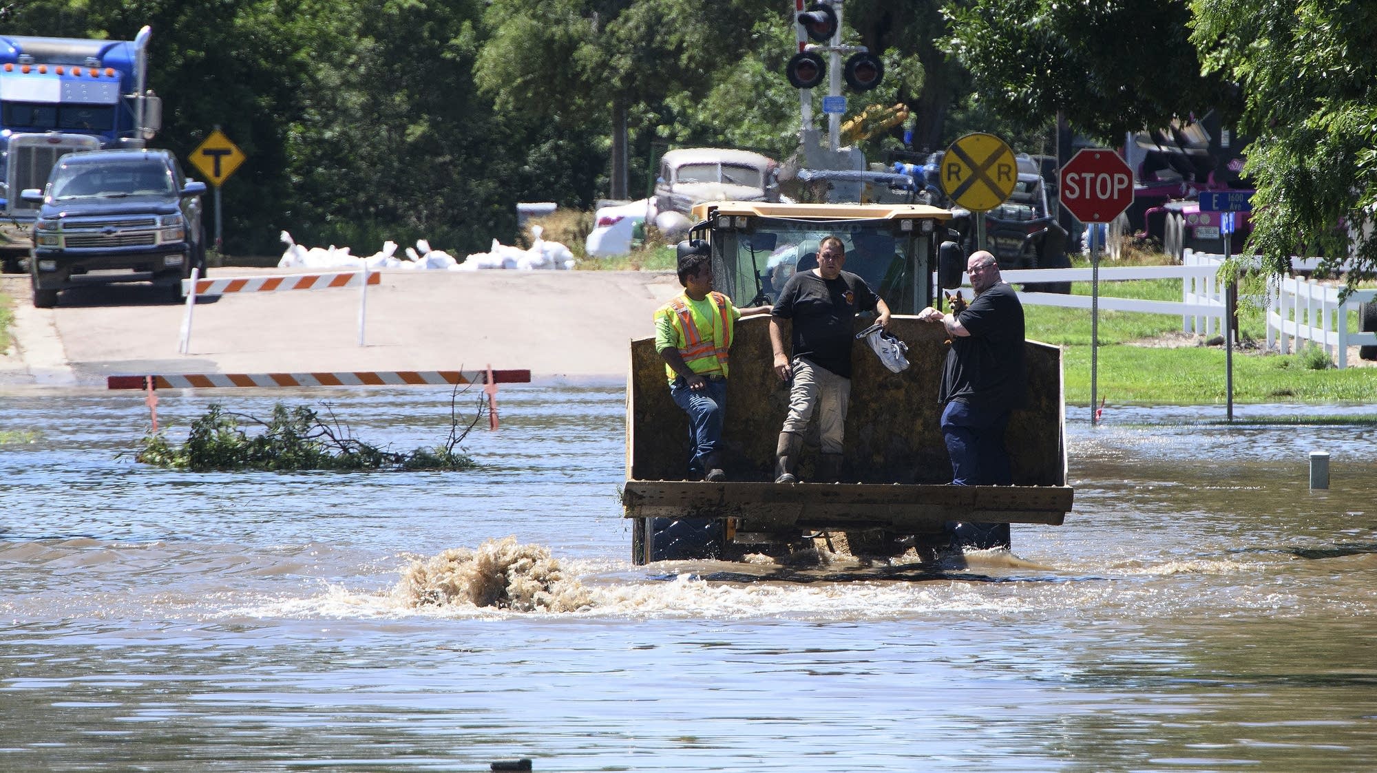 Flooding forces people from homes in some parts of Iowa | MPR News