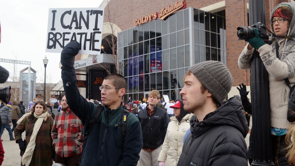 At Vikings game, protesters decry police brutality | MPR News