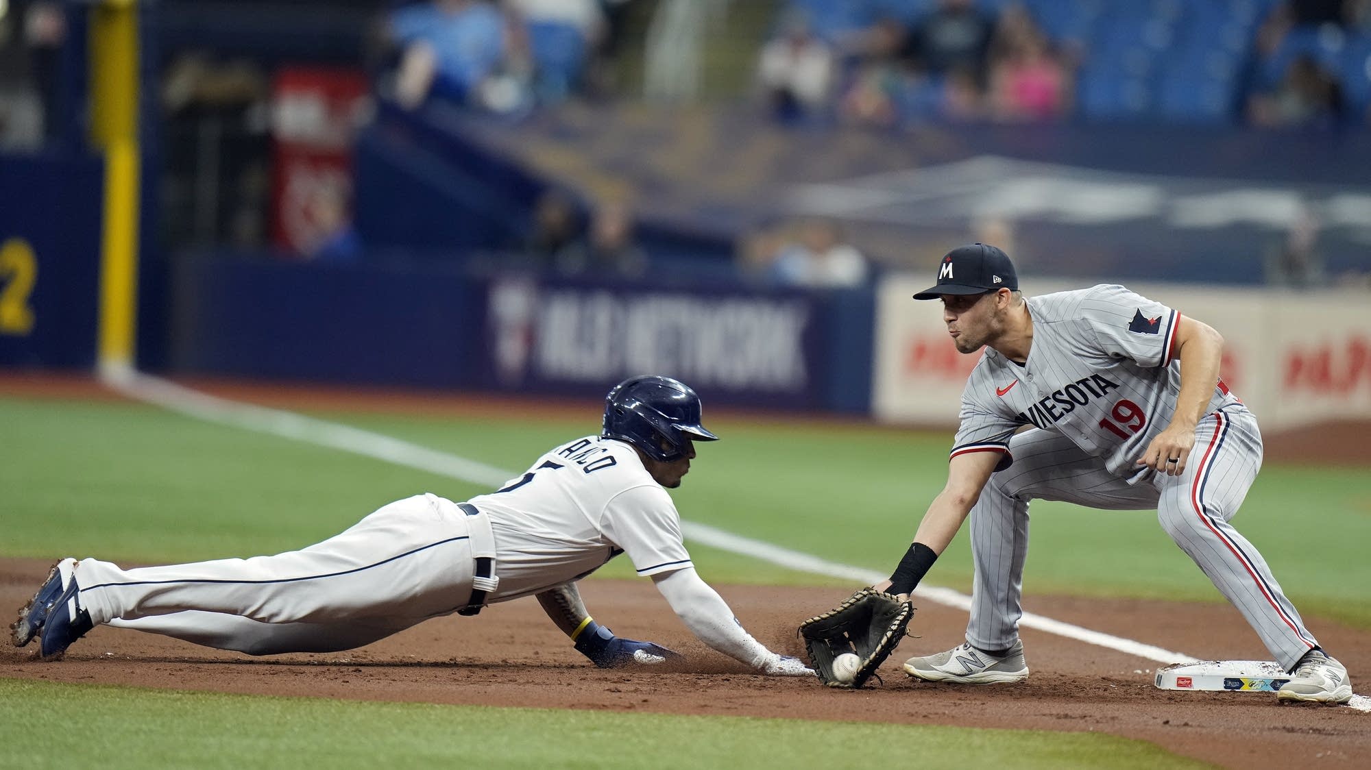 Eflin picks up 8th victory, Raley slugs 11th HR as MLB-leading Rays ...