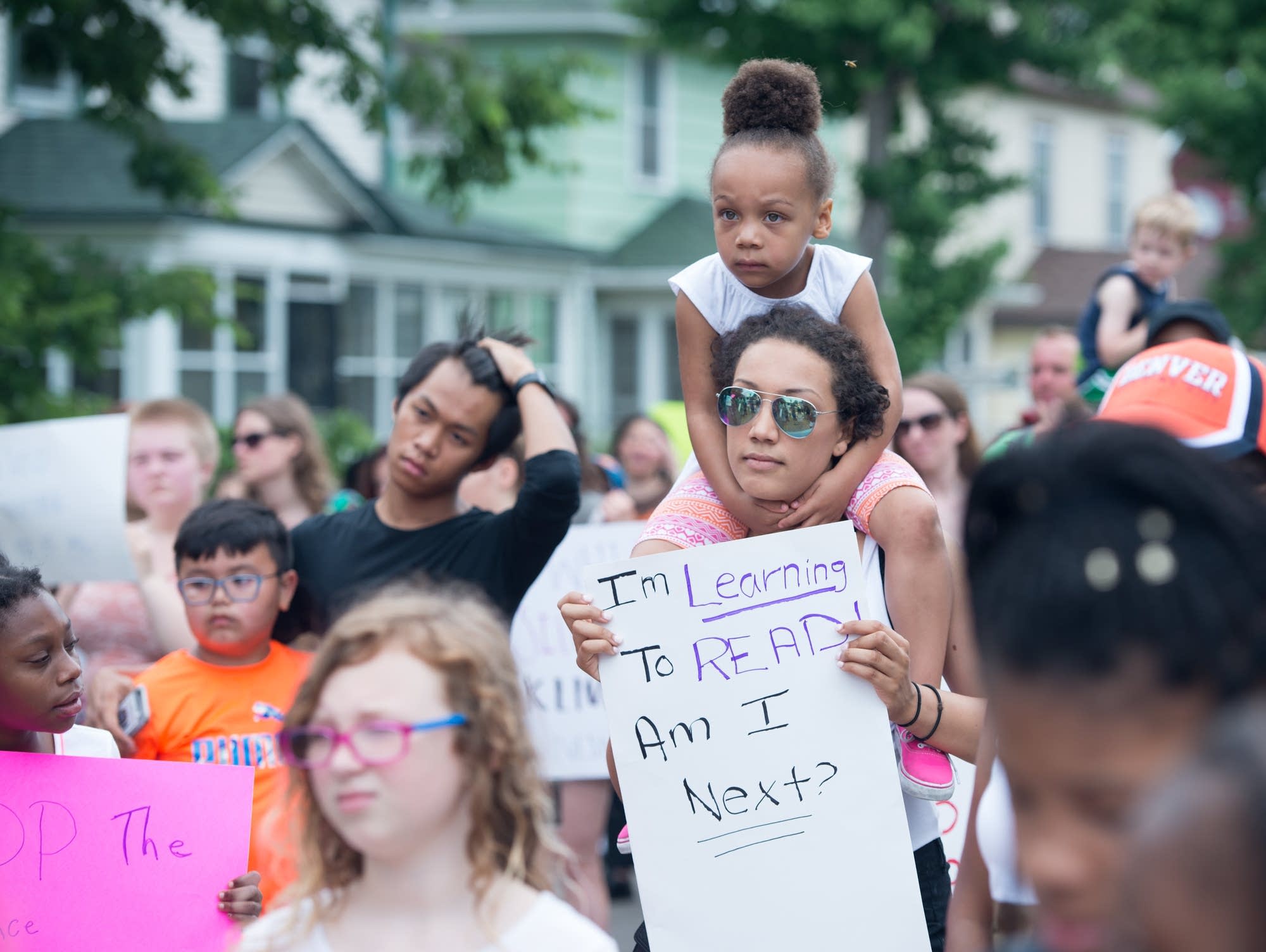 Protests continue four days after shooting death of Philando Castile ...