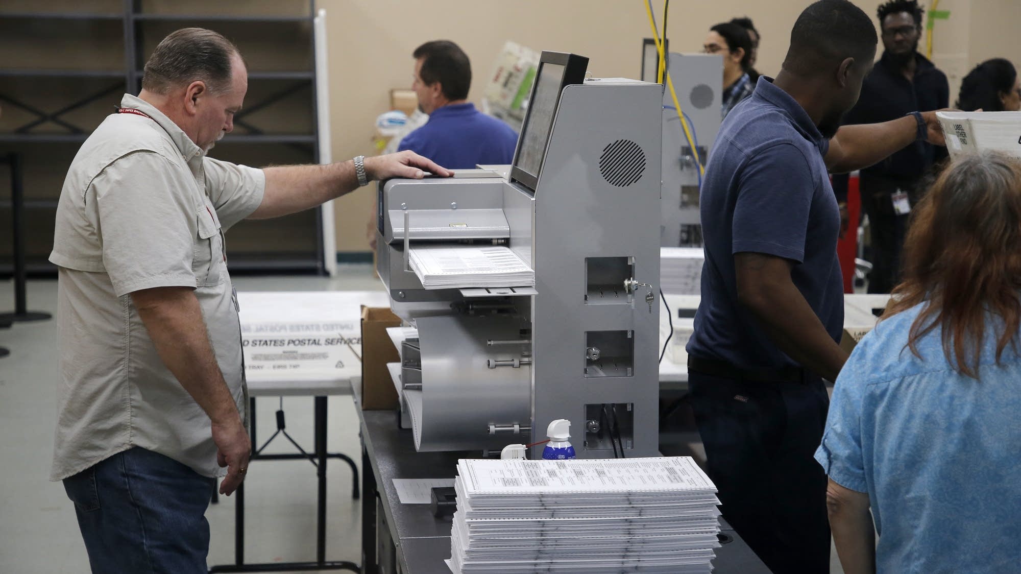 Overheating machines complicate Florida's recount battle | MPR News