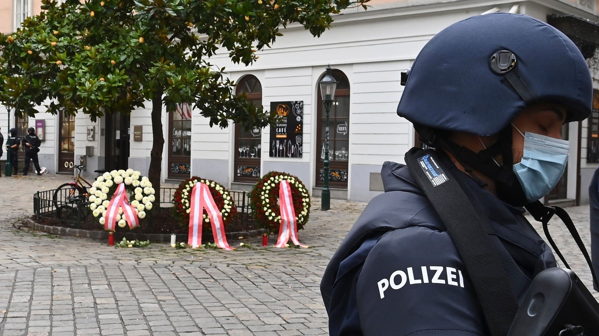 5 dead in Vienna attack; assailant had previous conviction | MPR News