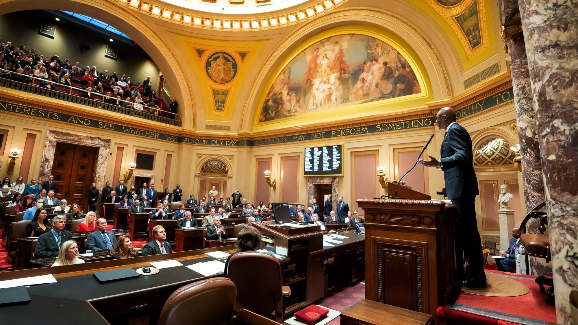 MN Senate votes to ban discrimination based on hair, OKs Juneteenth ...