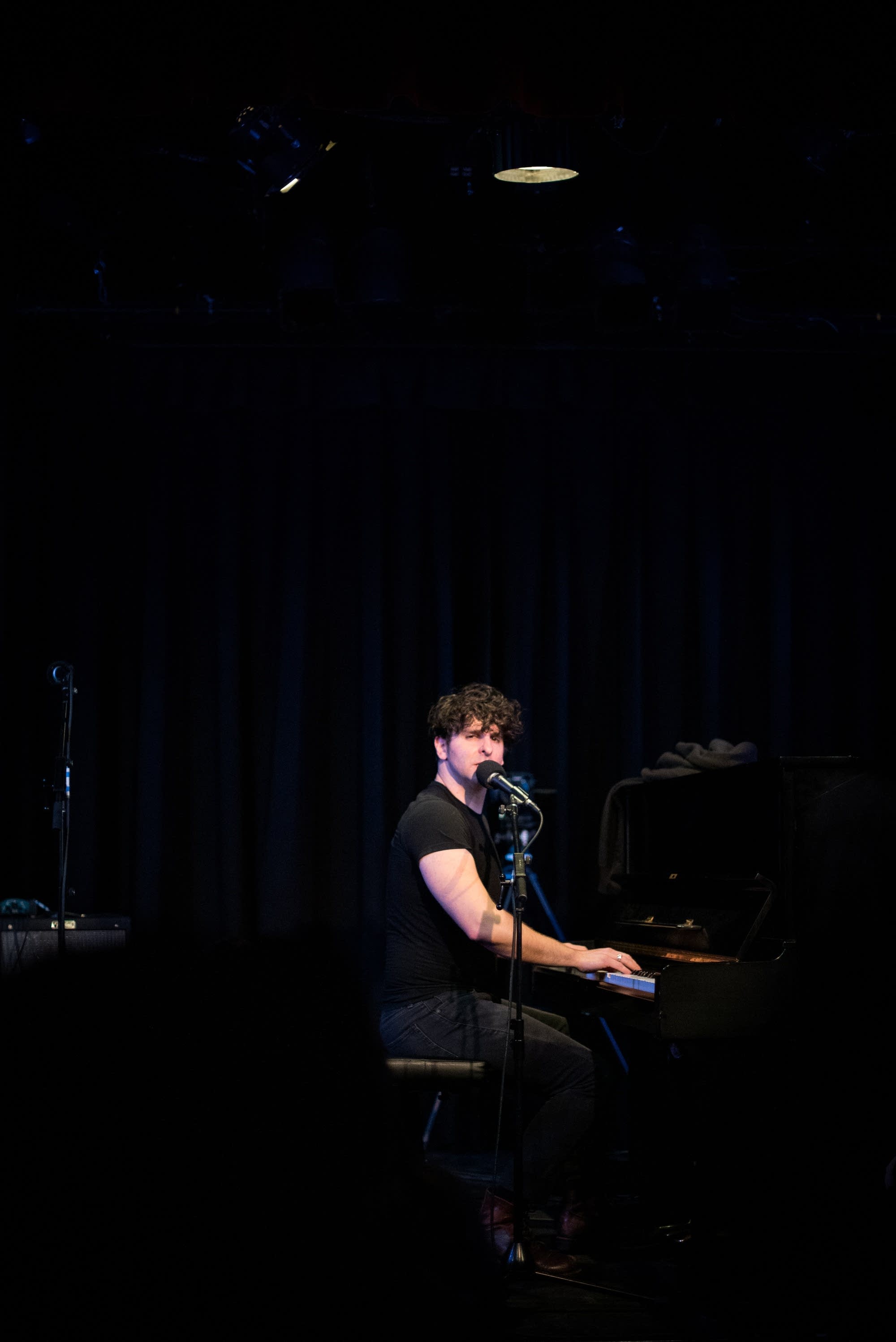 Low Cut Connie's Adam Weiner plays a solo Microshow | The Current