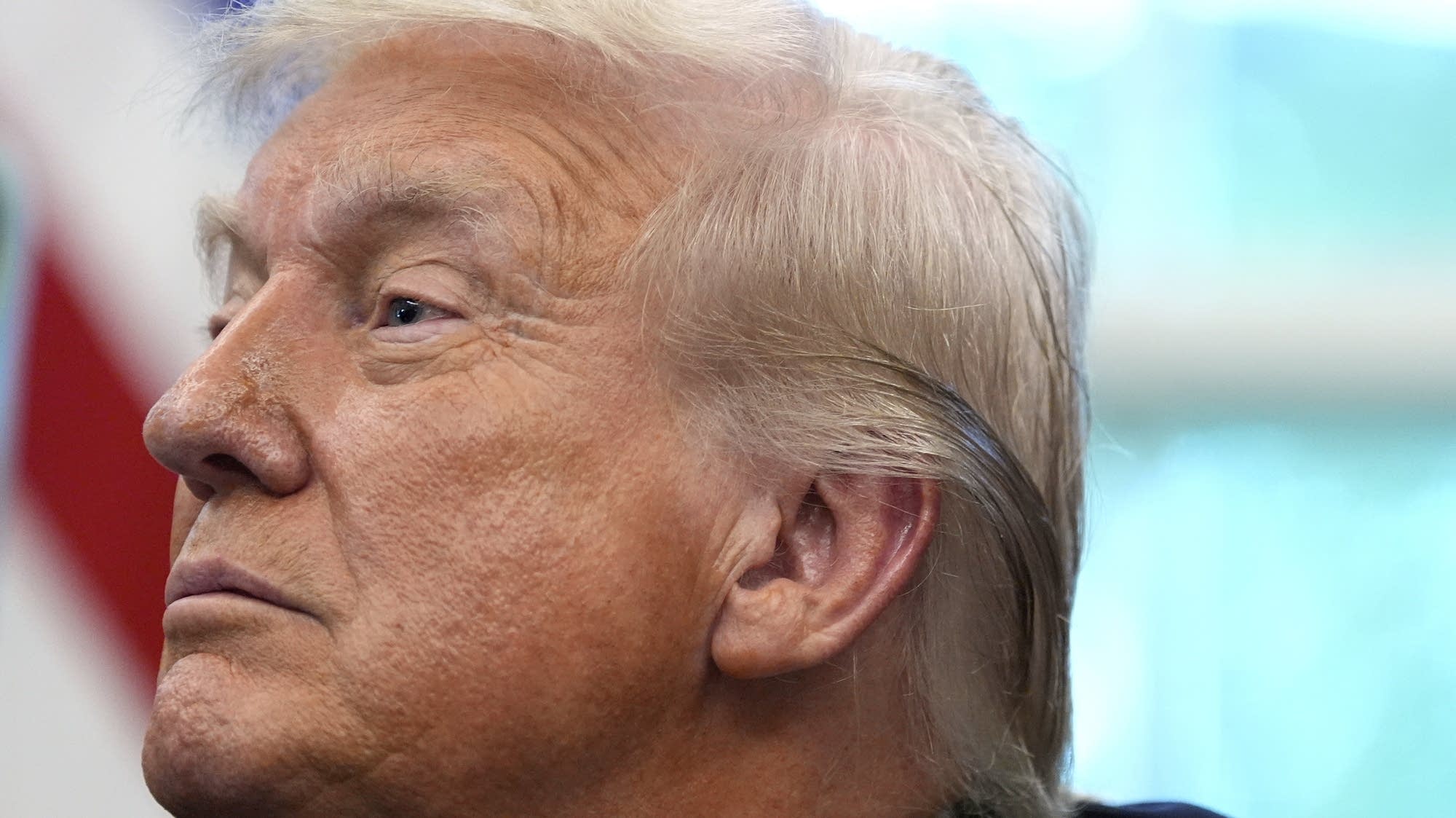 Trump asks the Supreme Court for an emergency order to remove Lisa Cook ...