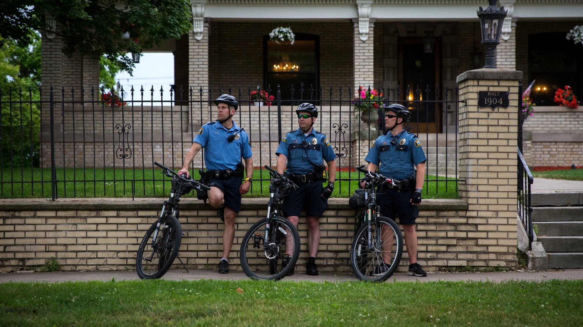 Ground Level: Minnesotans' trust in police is deep but divided | MPR News