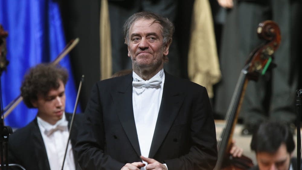 Russian conductor Gergiev dropped by manager over Putin ties