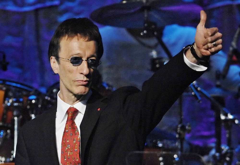 Bee Gee Robin Gibb dies of cancer