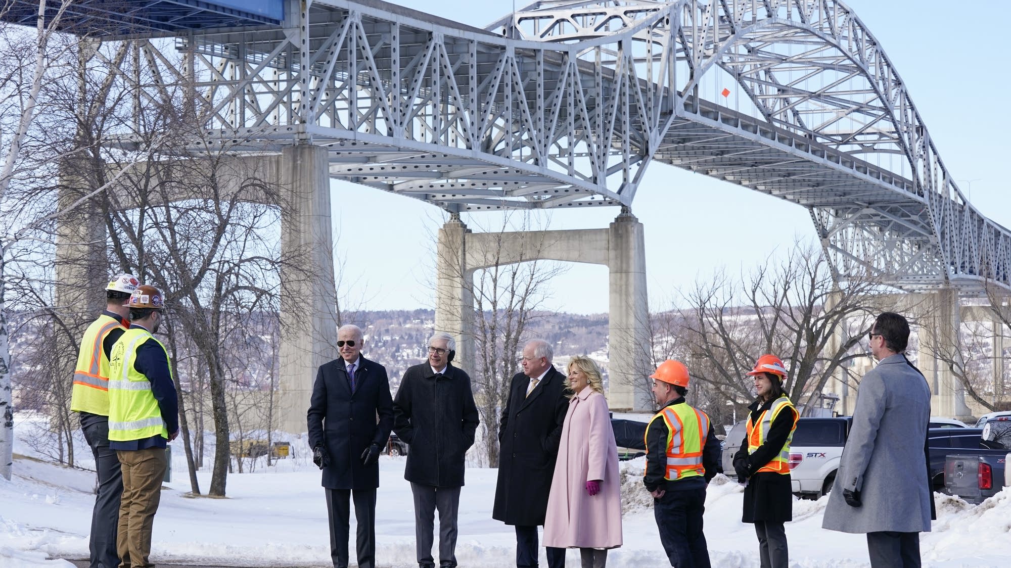 More than $1 billion awarded to Minnesota, Wisconsin bridge | MPR News