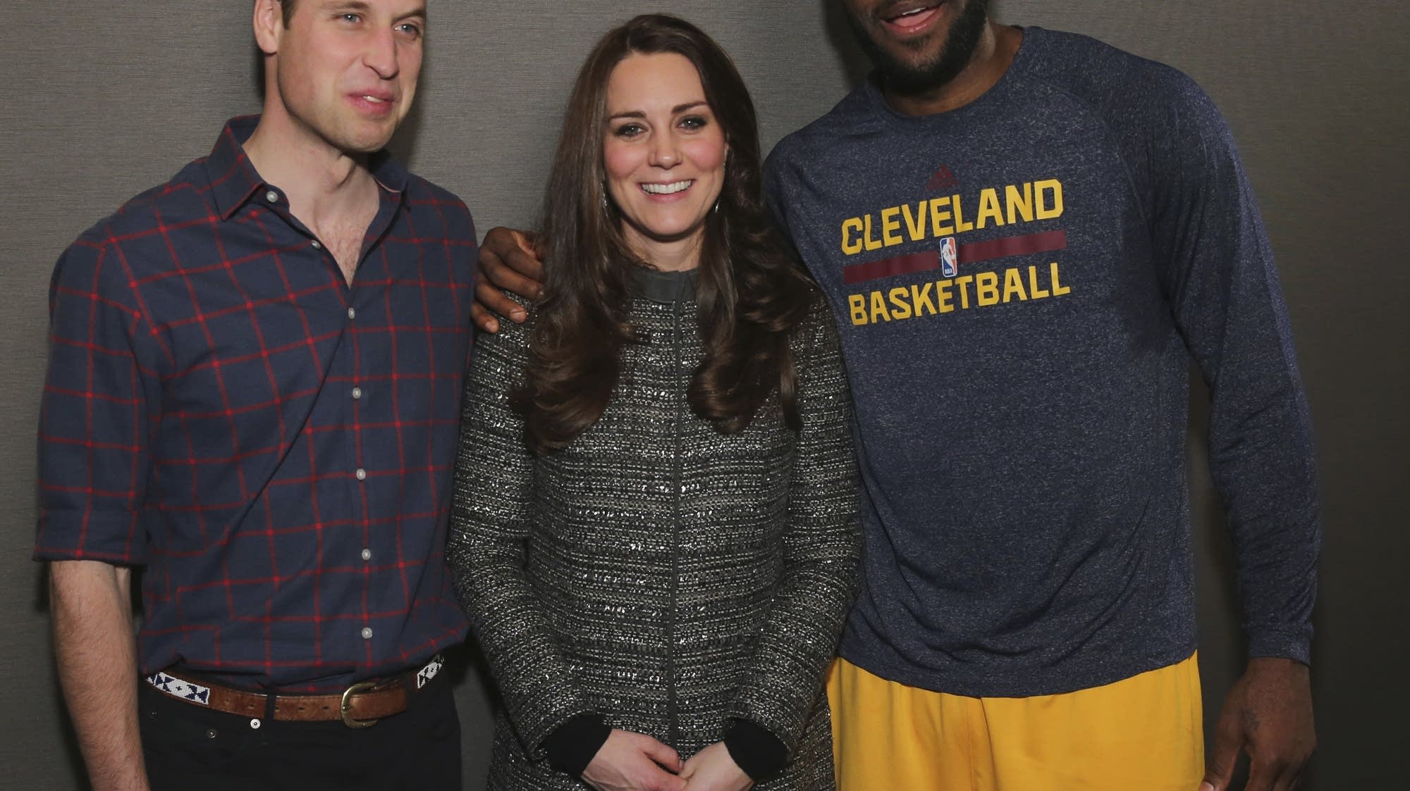 Commoner touches princess | MPR News