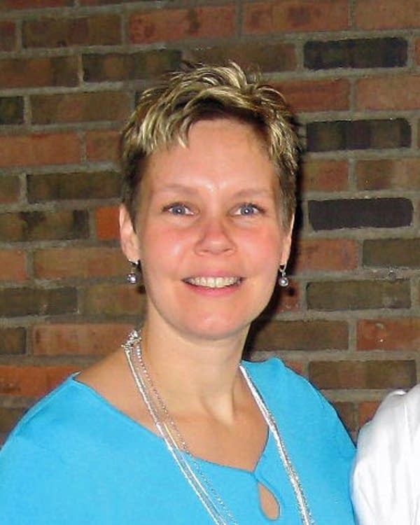 Julie Hendricks's Instagram, Twitter & Facebook on IDCrawl