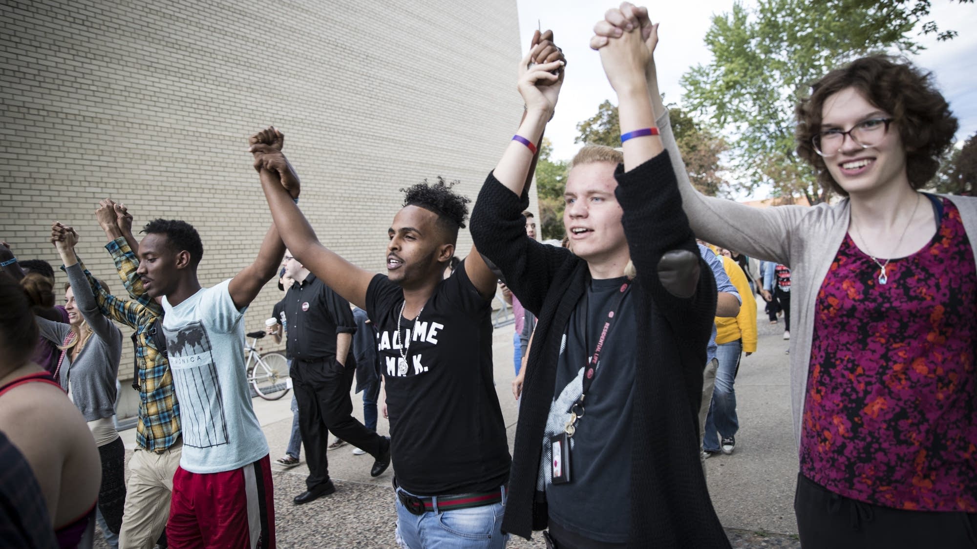 'This is what St. Cloud looks like': Students rally for unity after ...