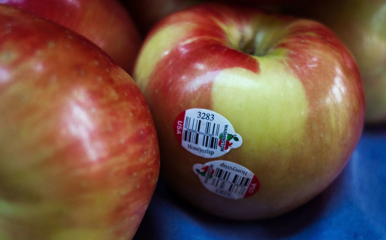 9:30 Coffee Break: Apples