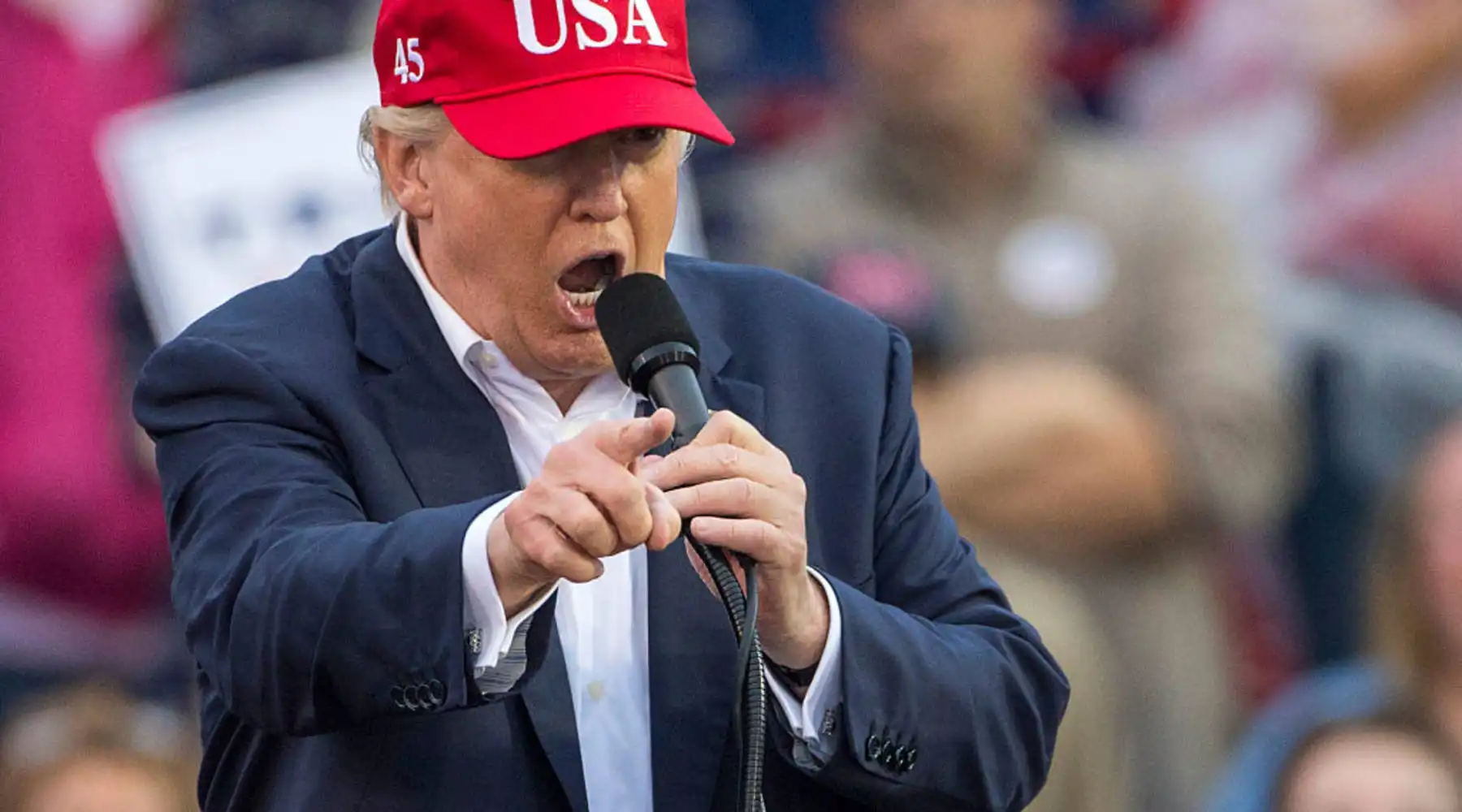Trump announces that Sprint is keeping 5,000 jobs in the U.S.
