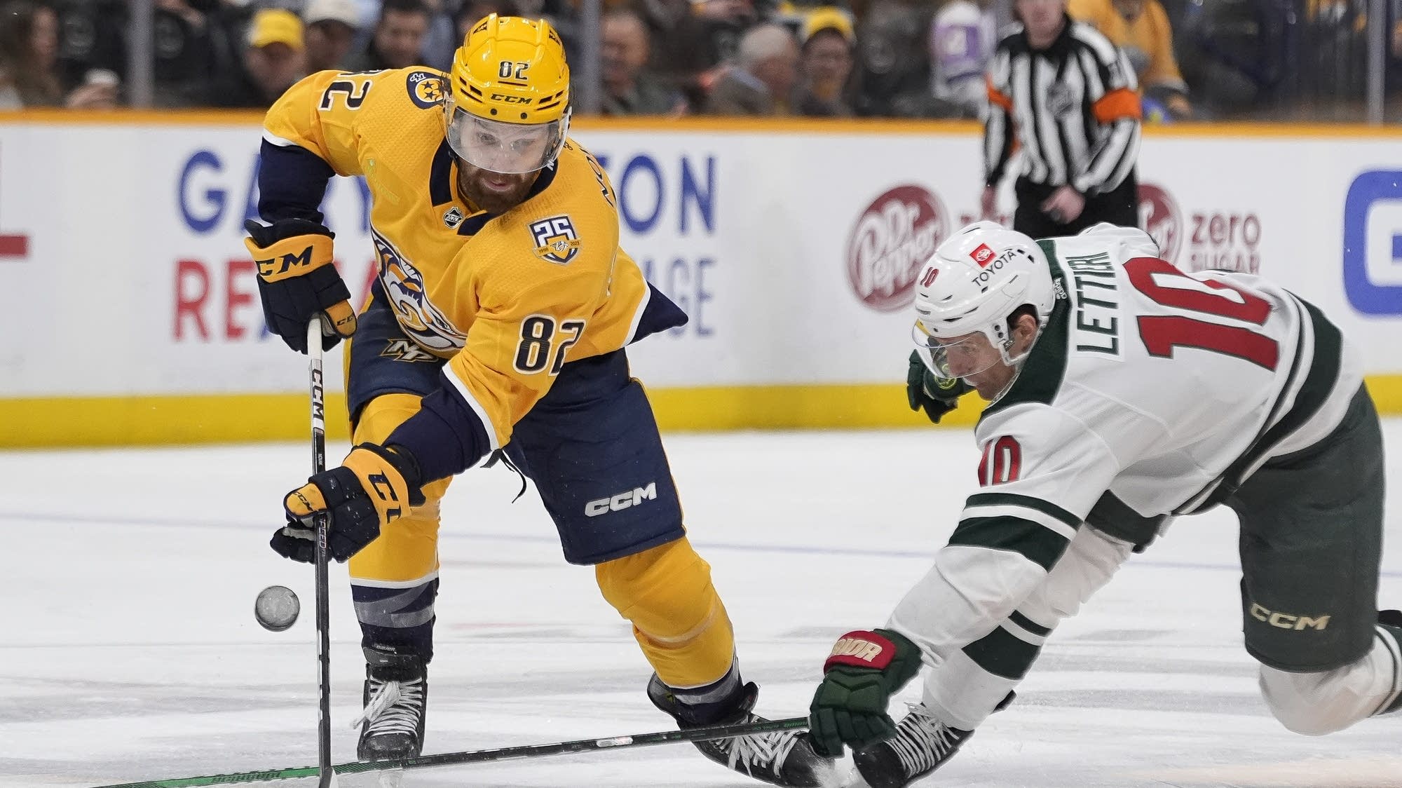 Predators blow out Wild 6-1 to extend winning streak to 7 games | MPR News