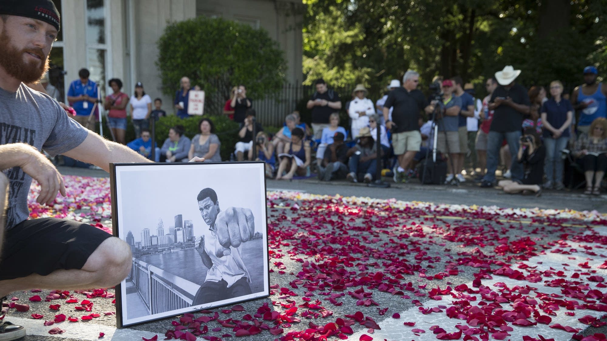 Muhammad Ali makes his final journey through his hometown | MPR News