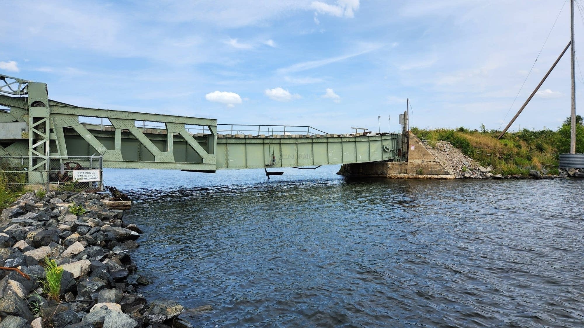 Bridge collapse closes Ontario rail line, just north of Minnesota ...