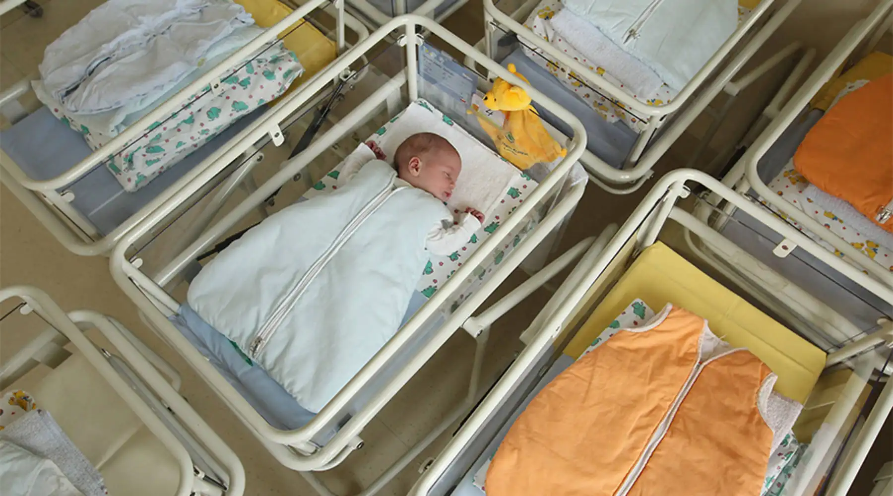 Americans are having fewer babies, and it might have to do with the economy