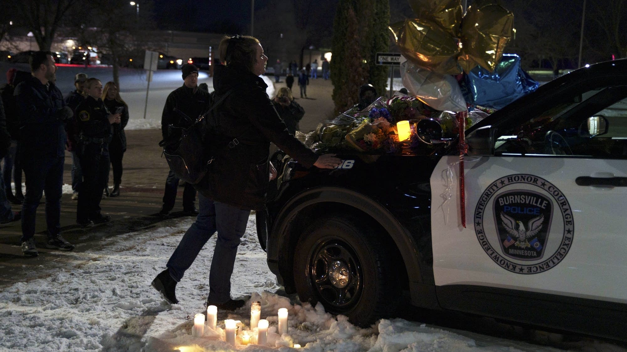 ‘We will always remember them’: Memorial group supports families of ...