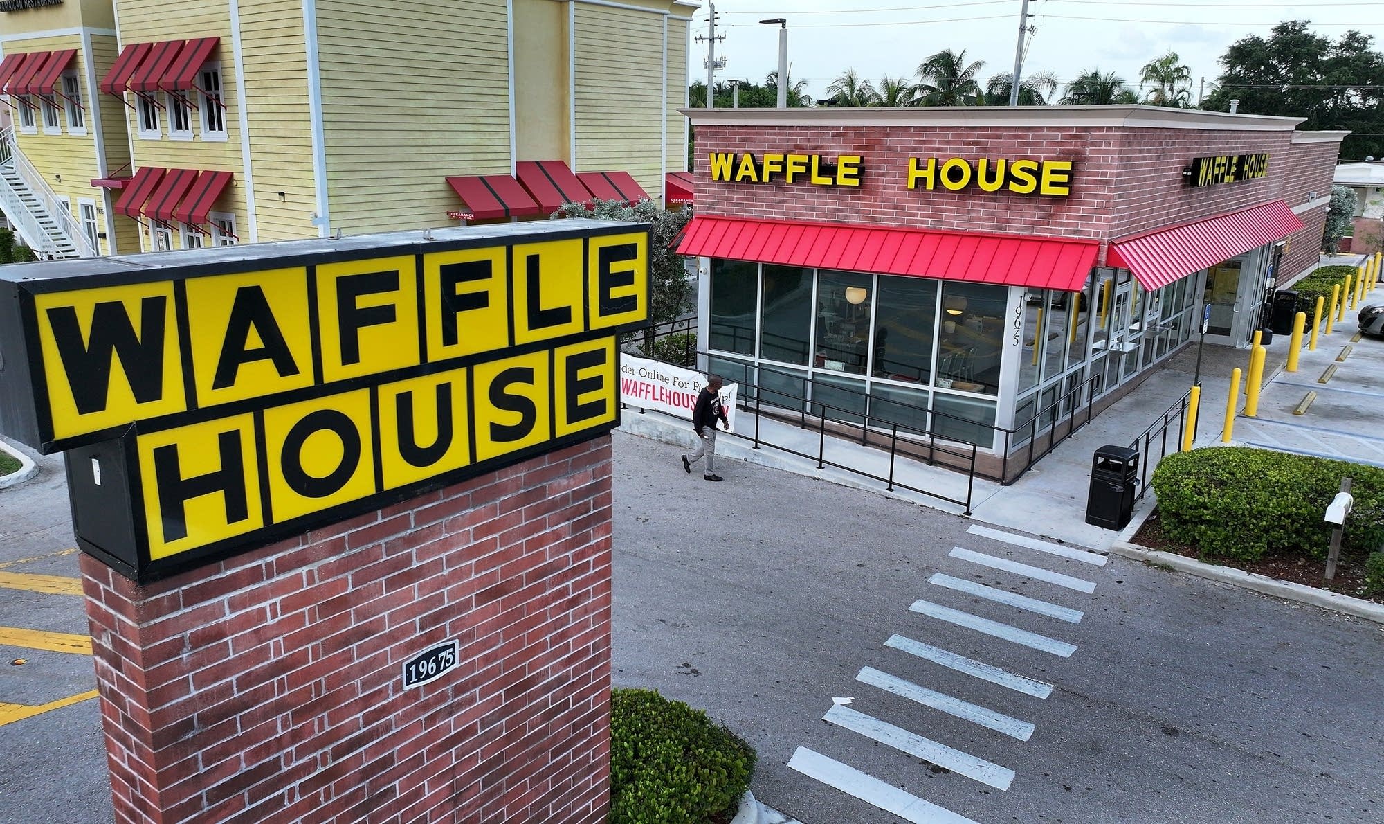 Waffle House closes Florida locations ahead of Hurricane Milton