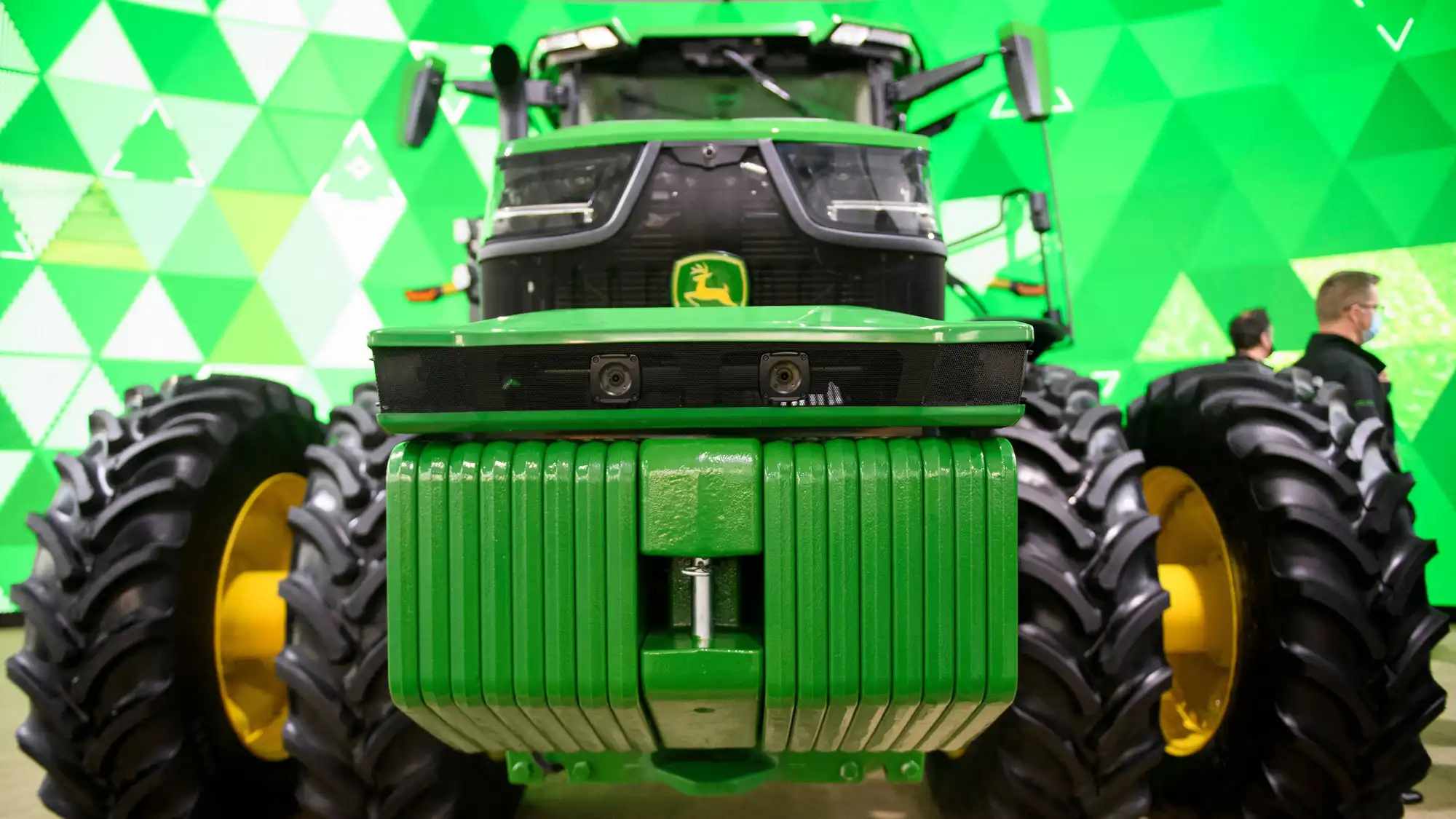 John Deere unveiled an autonomous tractor. Will farmers dig it ...