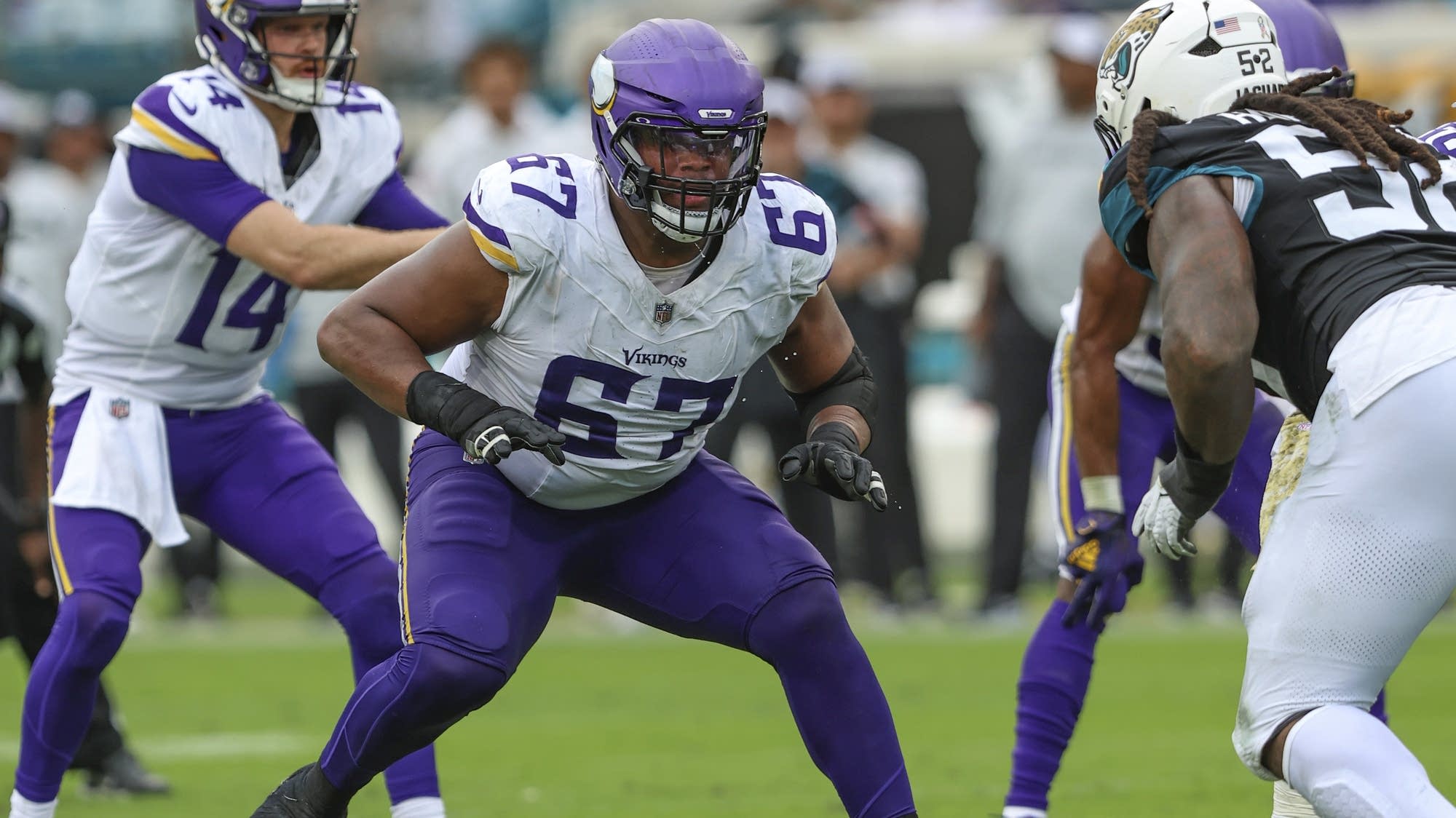 Vikings trade Ed Ingram, former starting guard to Texans | MPR News