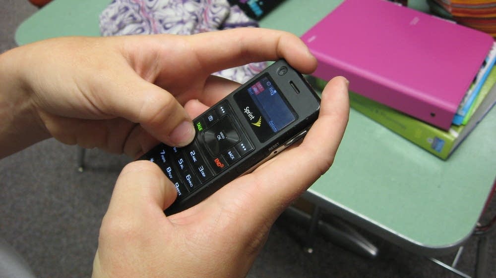 Some schools look for ways to allow cell phones, without distractions ...