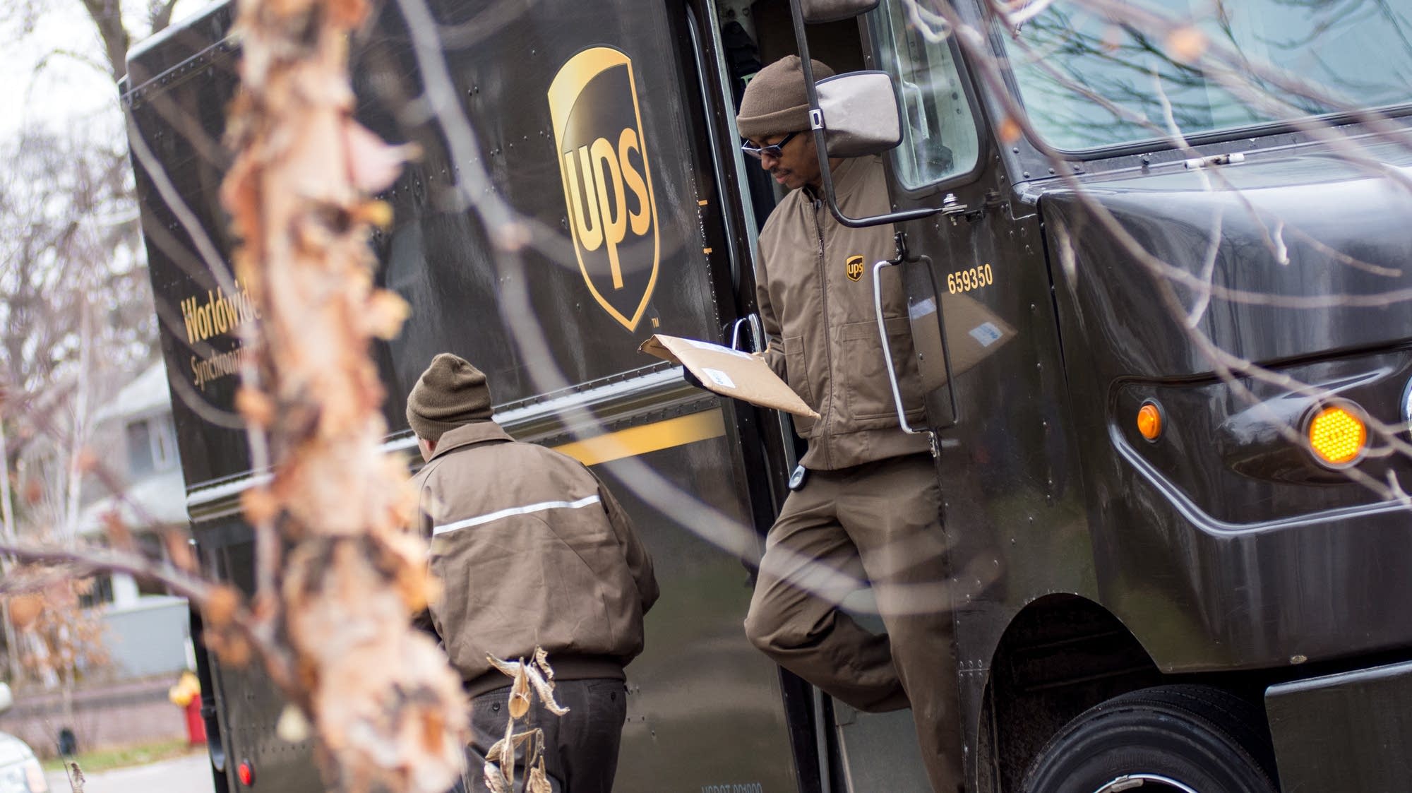 'It's going to be life-changing': UPS workers win air-conditioned ...
