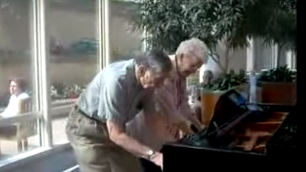 Piano-playing Mayo star dies at 97 | MPR News