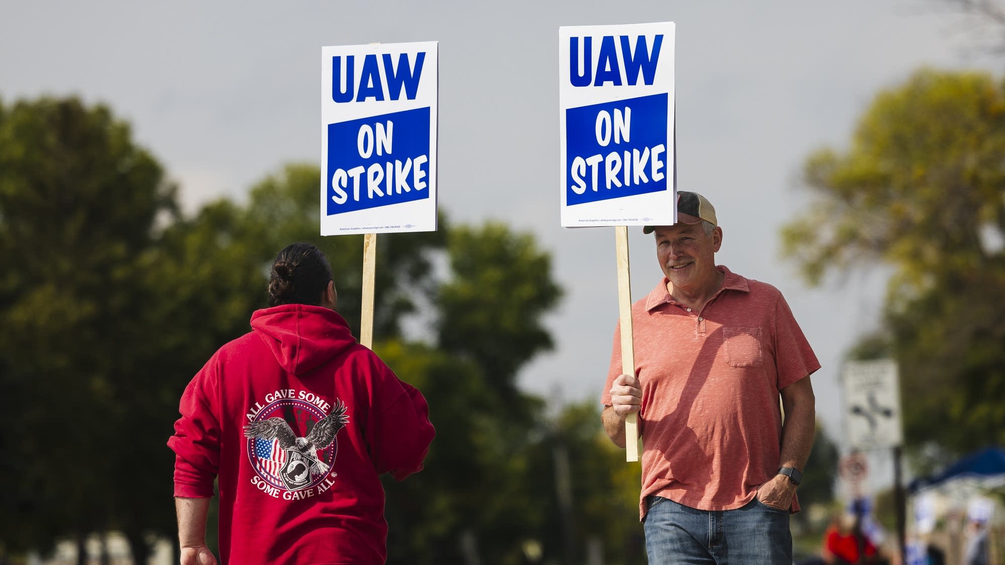 National UAW strike expands to Twin Cities area | MPR News