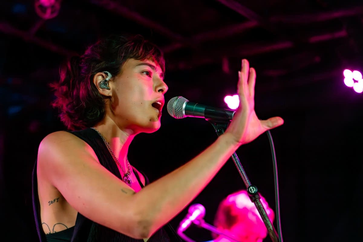 Miya Folick bares wide range of emotions at 7th St Entry