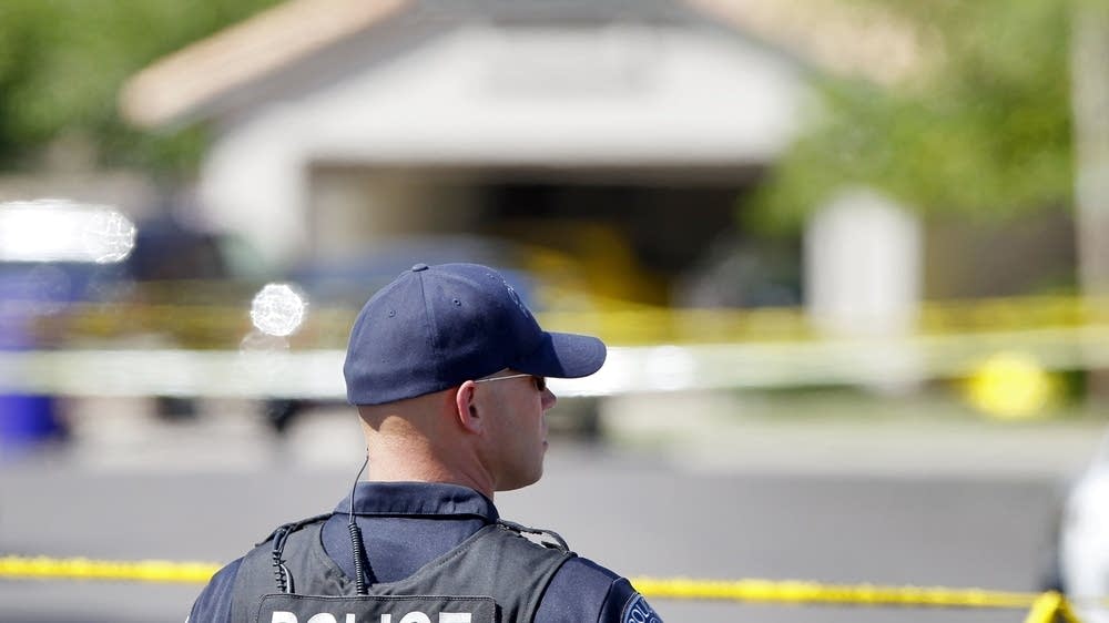 Police: 5 dead in shooting in Phoenix-area home | MPR News