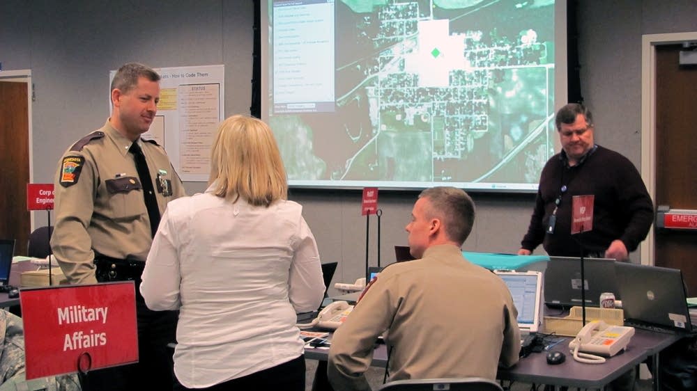 Minn. opens inter-agency flood information center | MPR News
