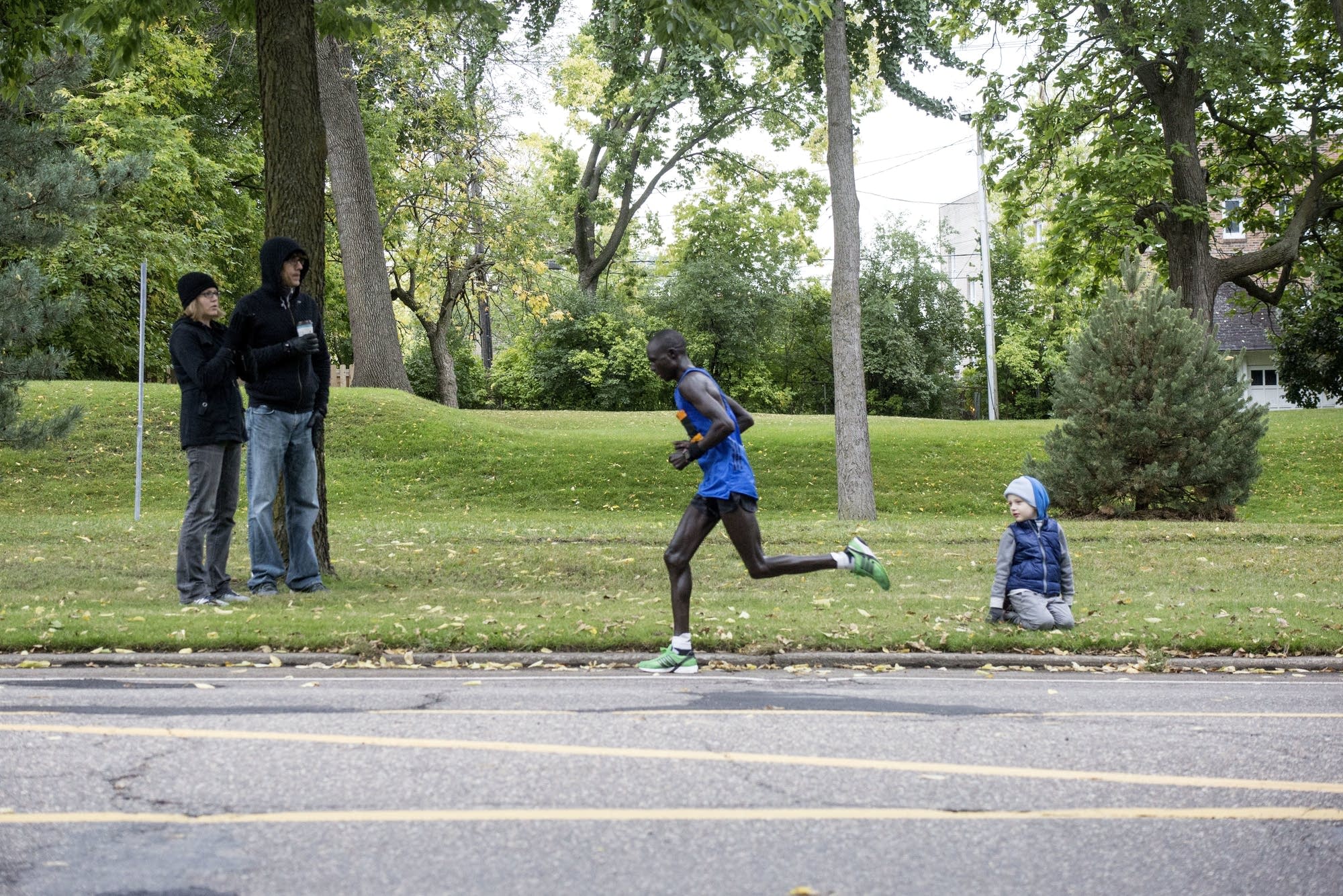 Photos: Blind runner races to 'make her disability an ability ...
