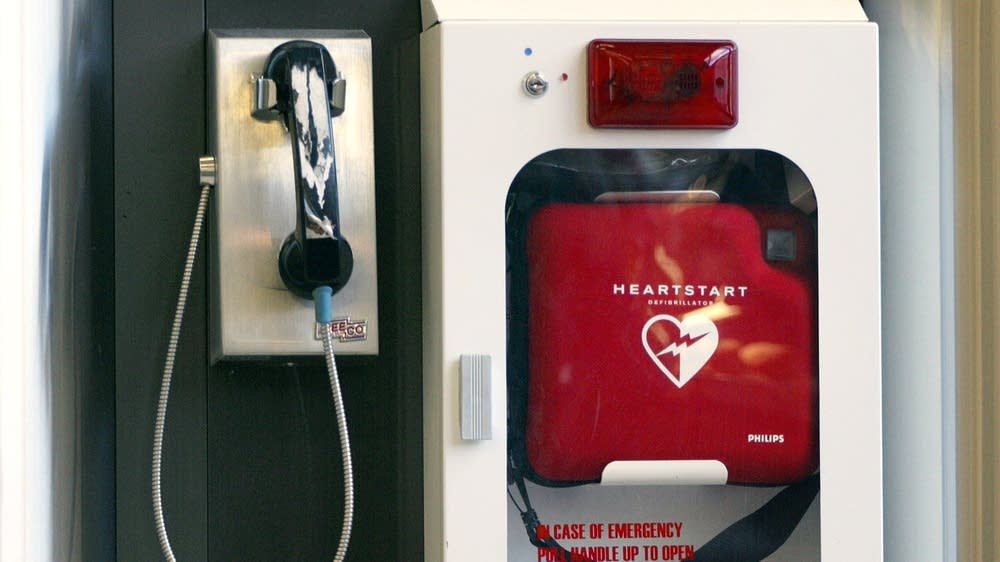 New program aims to train coaches for cardiac arrest | MPR News