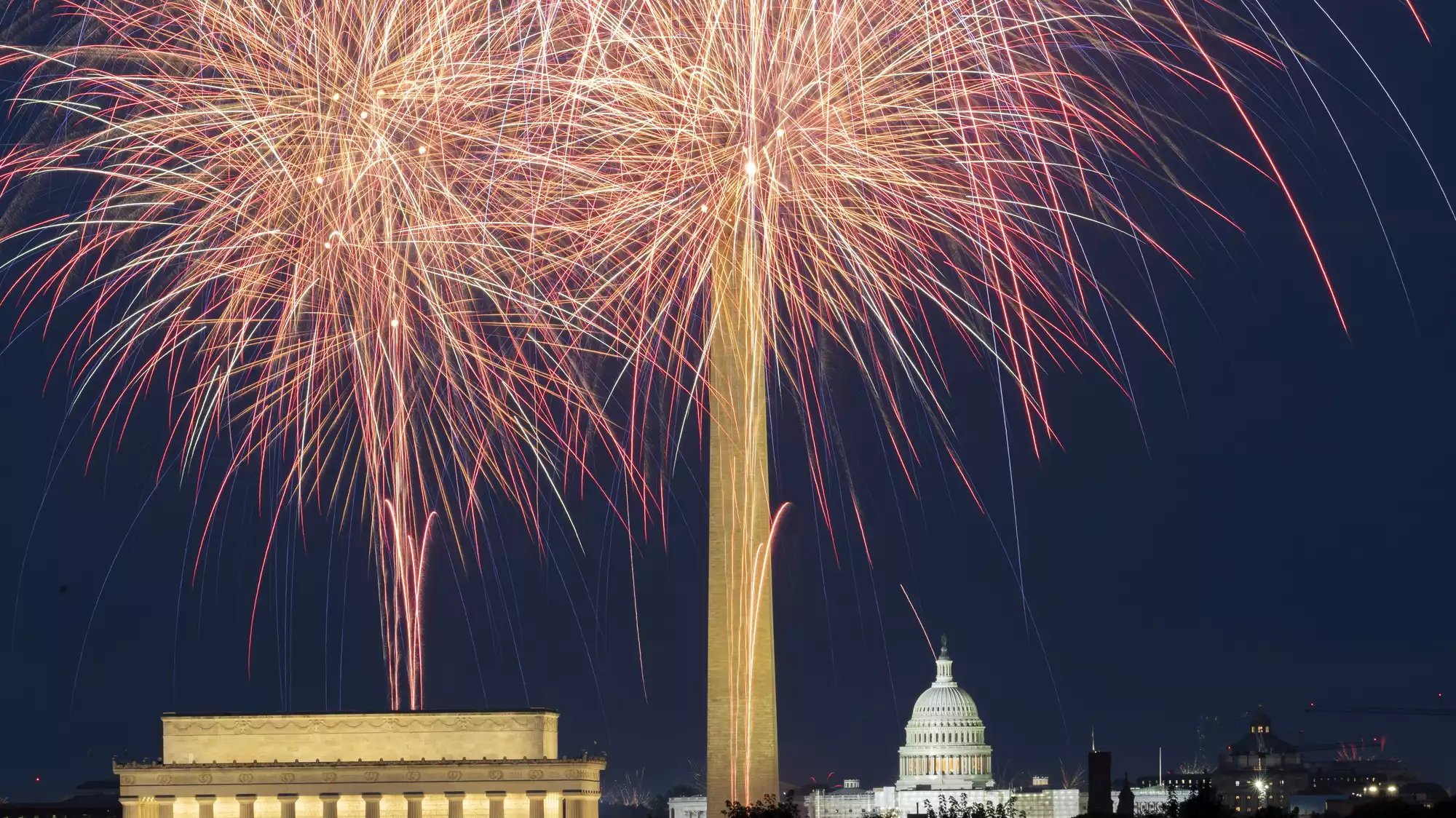Photos: Across the U.S., fireworks displays and parades for the Fourth ...