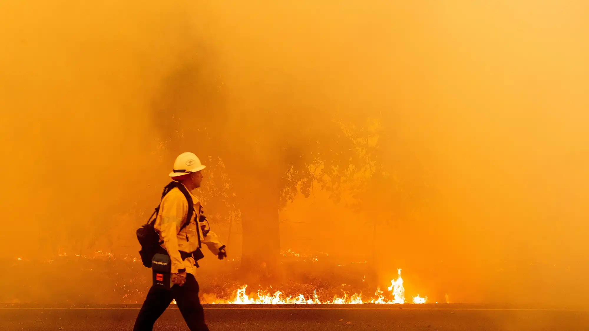 PG&E ties compensation of victims to its future through stock