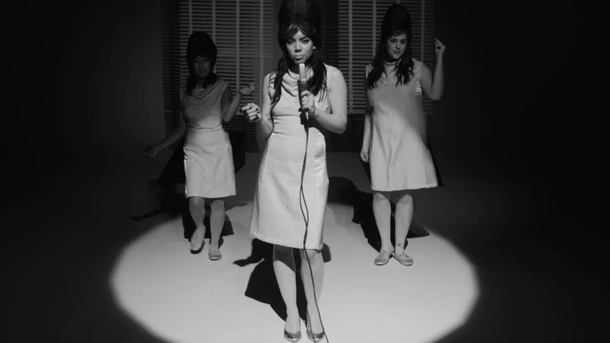 Watch Hurray For The Riff Raff cover the iconic 'Be My Baby'