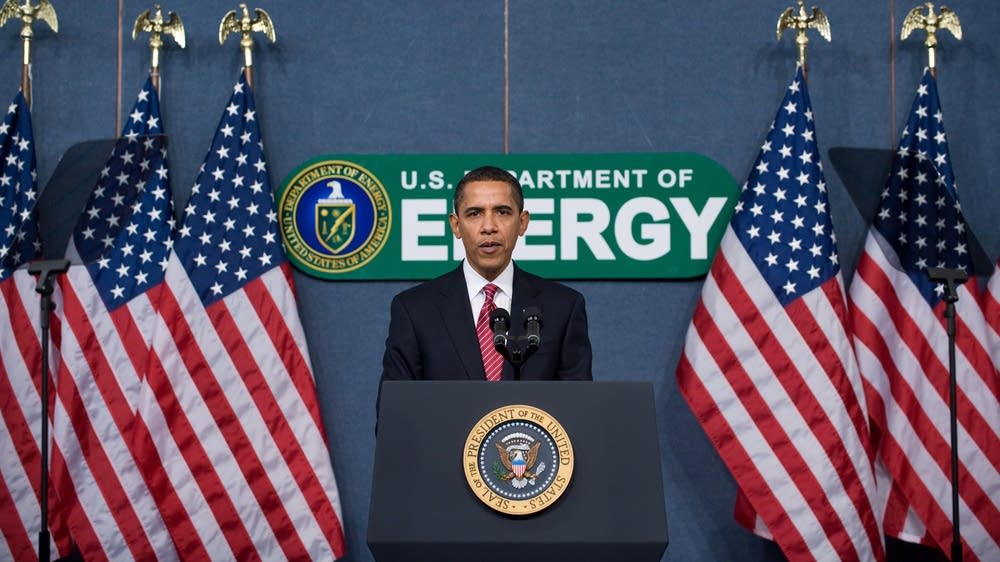 Obama stresses urgency for stimulus bill | MPR News
