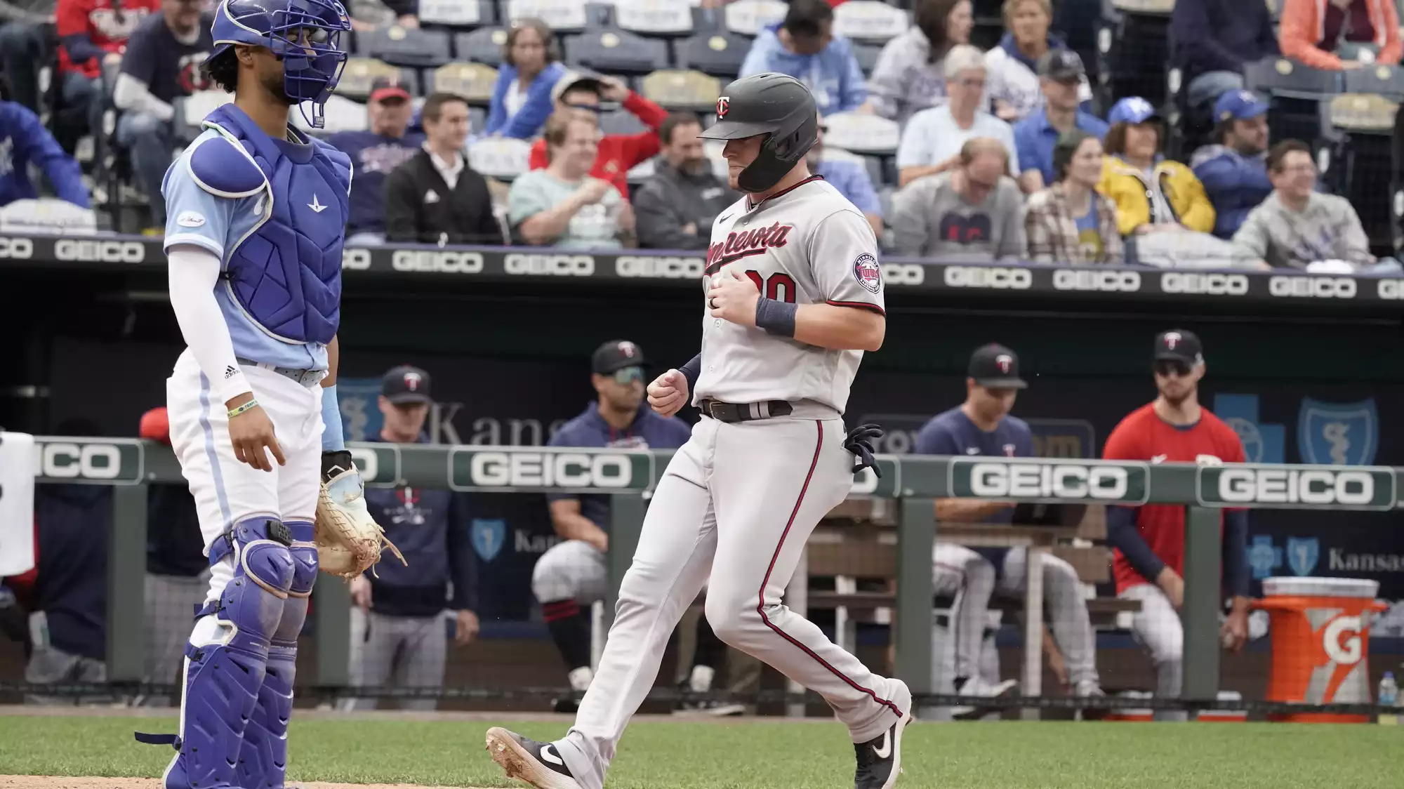 Heasley shuts down Twins, Royals win 4-1 to finish sweep | MPR News