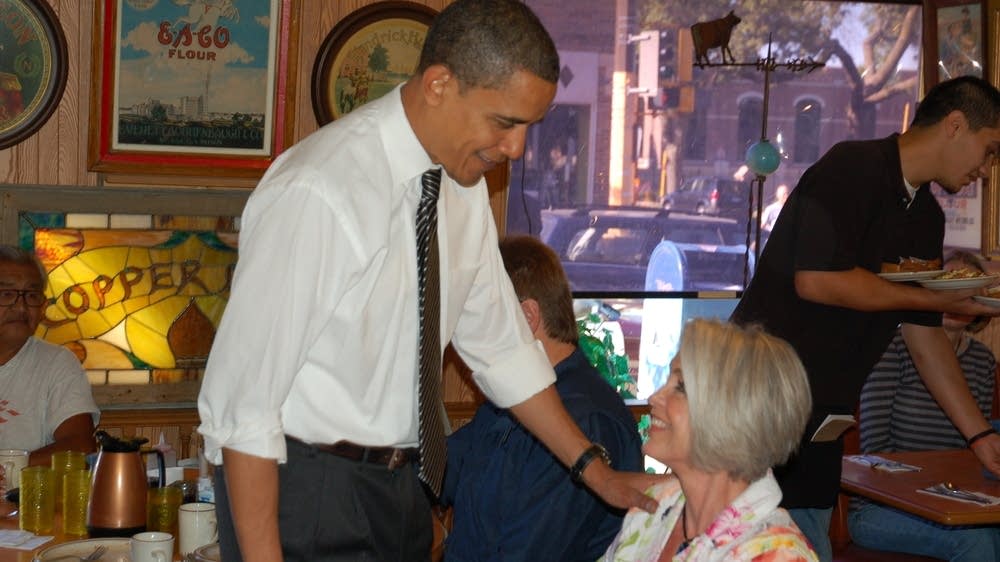 Obama greets breakfast crowd at St. Paul restaurant | MPR News