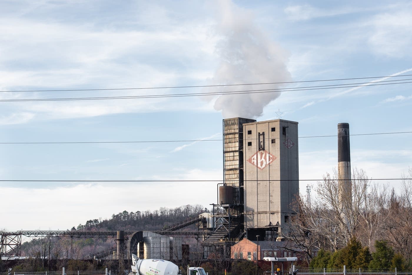 Thousands of public housing residents live near the most polluted ...