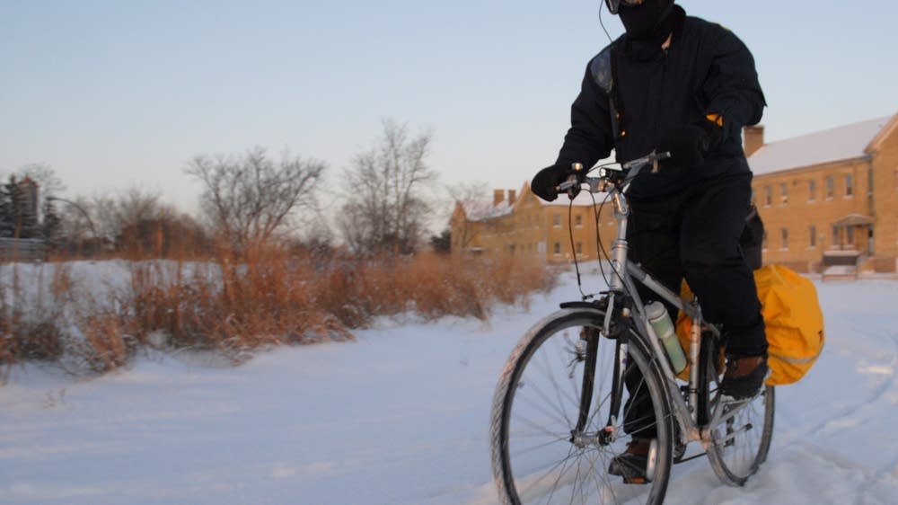 Despite the cold, some cyclists still braving winter commute | MPR News