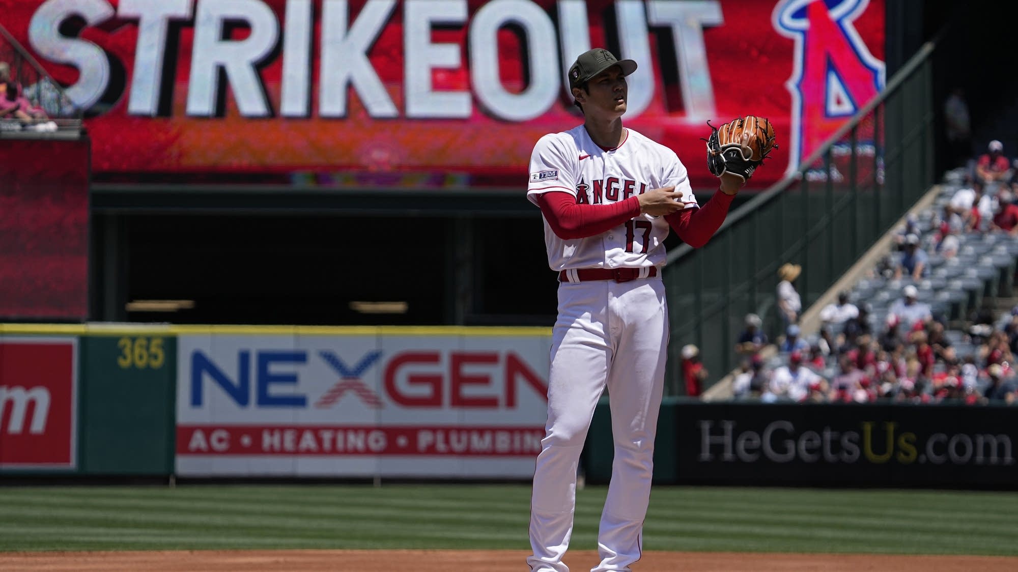 Ohtani strikes out 9, Moniak delivers big hit as Angels defeat Twins 4-2 | MPR News