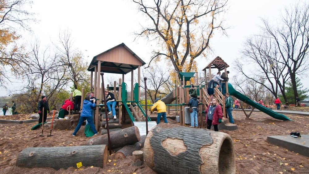 Community program sprouts new playground in Mpls' North Loop | MPR News